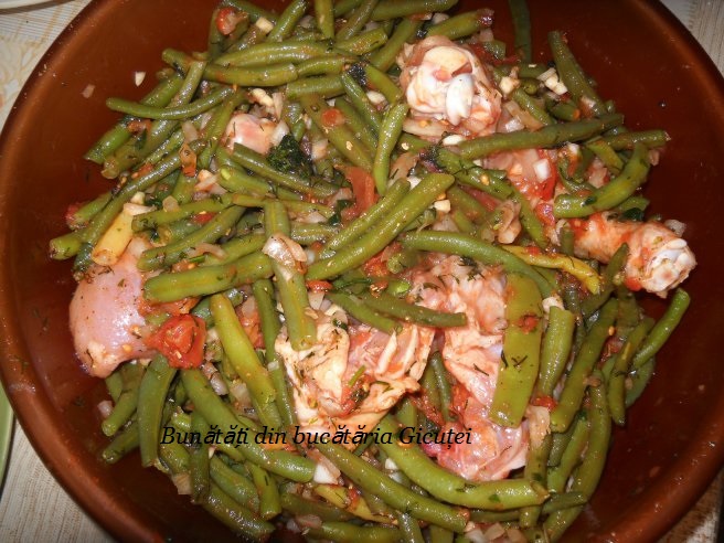 Pulpe de pui și fasole verde gătite în pungă – Bucătăria Gicuței